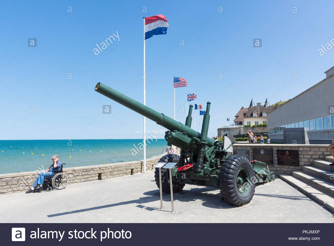 Medium Field Gun High Resolution Stock Photography and Images - Alamy