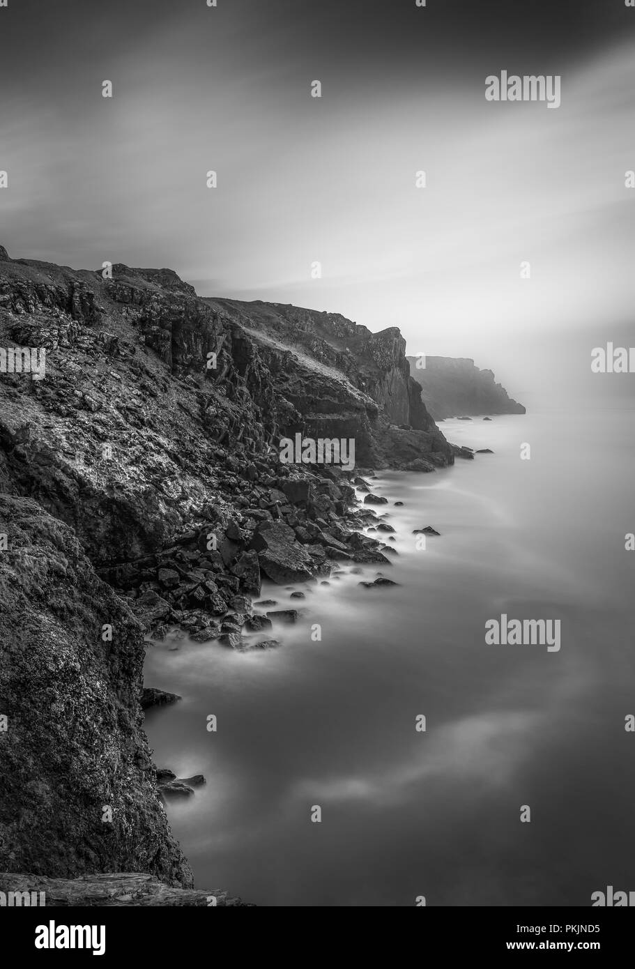 Dark cliffs hi-res stock photography and images - Alamy
