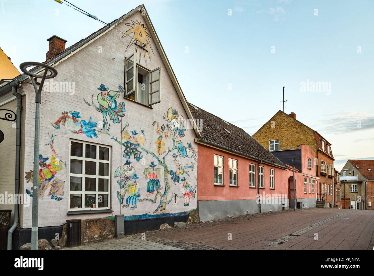 Facade characters hi-res stock photography and images - Alamy