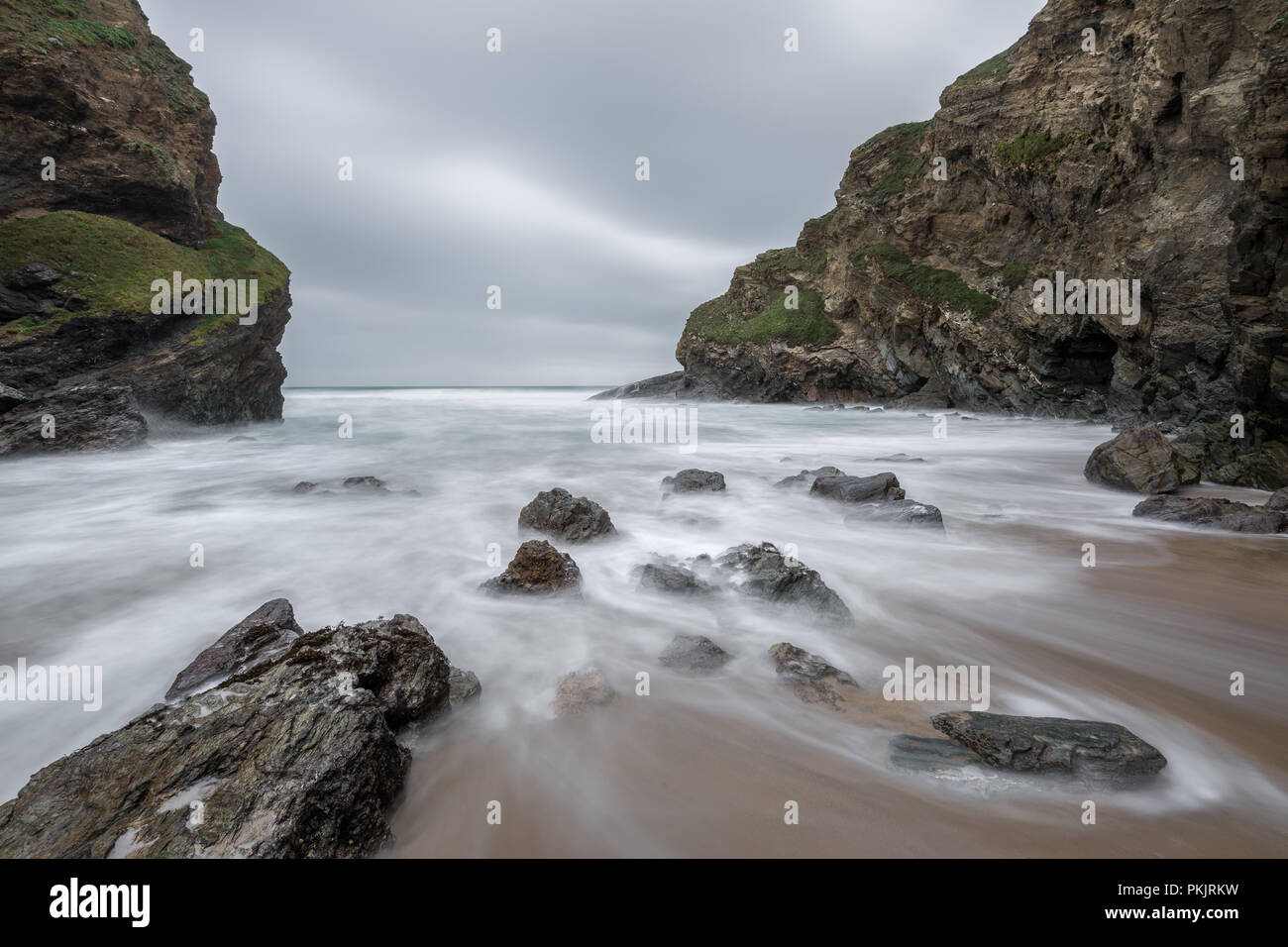 Tidal Cove, Whipsiderry Beach, Porth, Newquay, Cornwall Stock Photo - Alamy