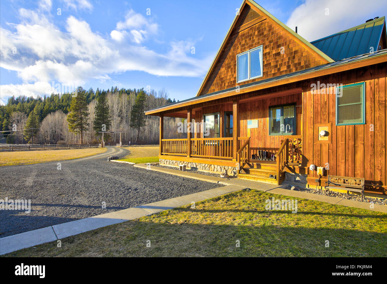 Big mountain ranch hi-res stock photography and images - Alamy