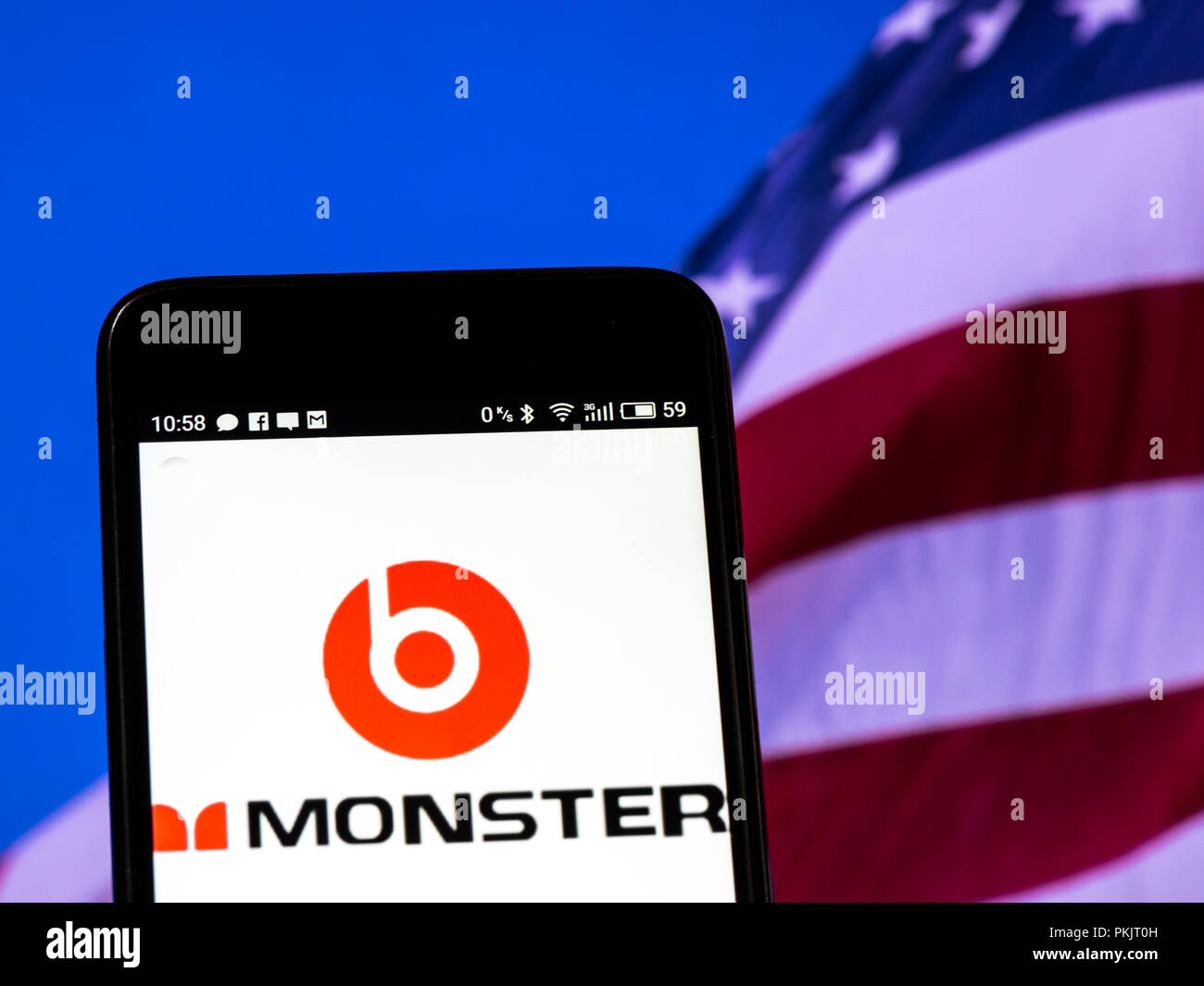 Beats audio logo hi-res stock photography and images - Alamy