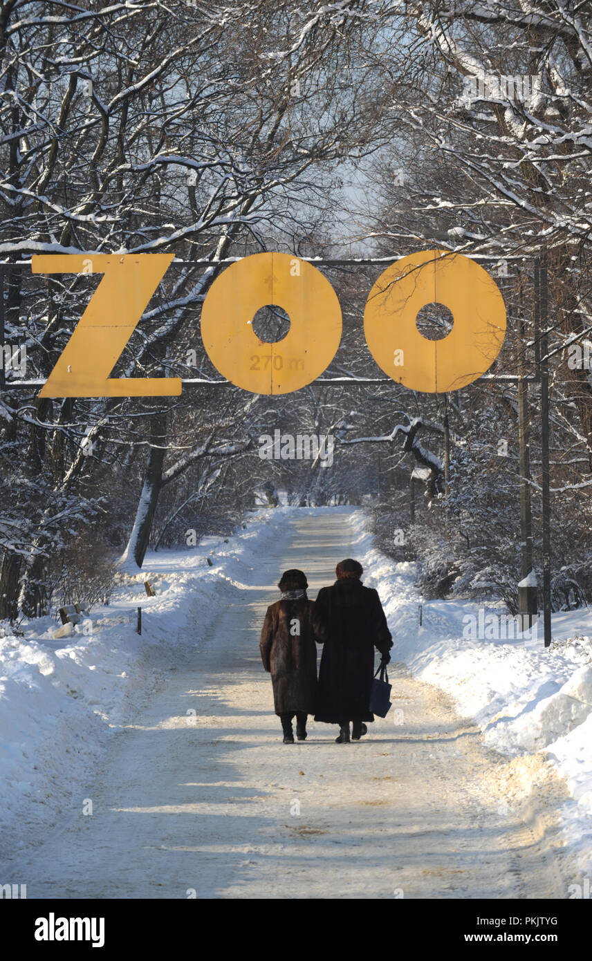 Sign for Warsaw Zoo in Praga Park in Warsaw Poland Stock Photo - Alamy