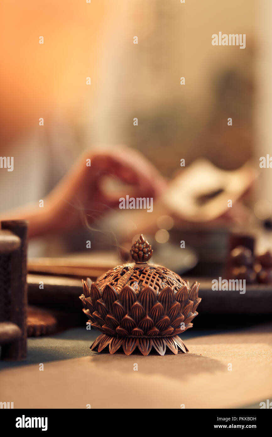Young women make tea Stock Photo - Alamy
