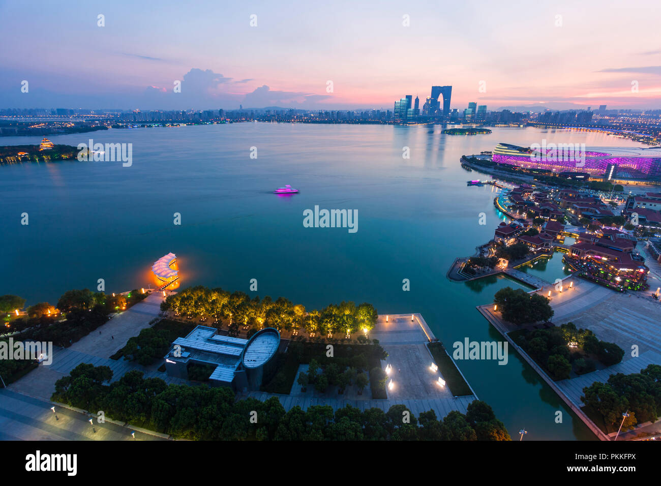 Suzhou Jinji Lake High Resolution Stock Photography and Images - Alamy
