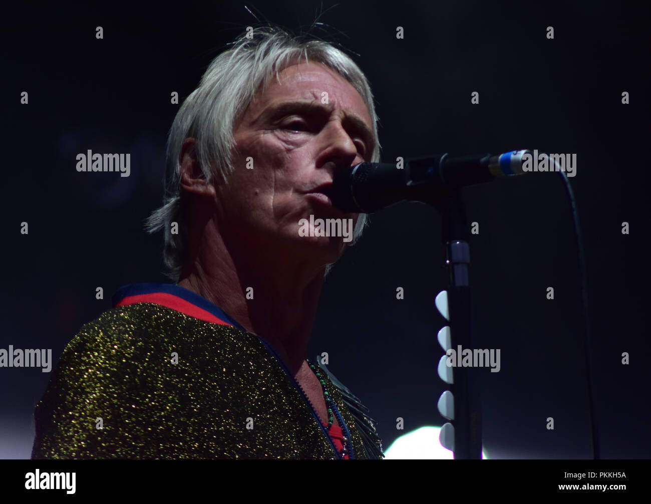 Paul weller fan hi-res stock photography and images - Alamy