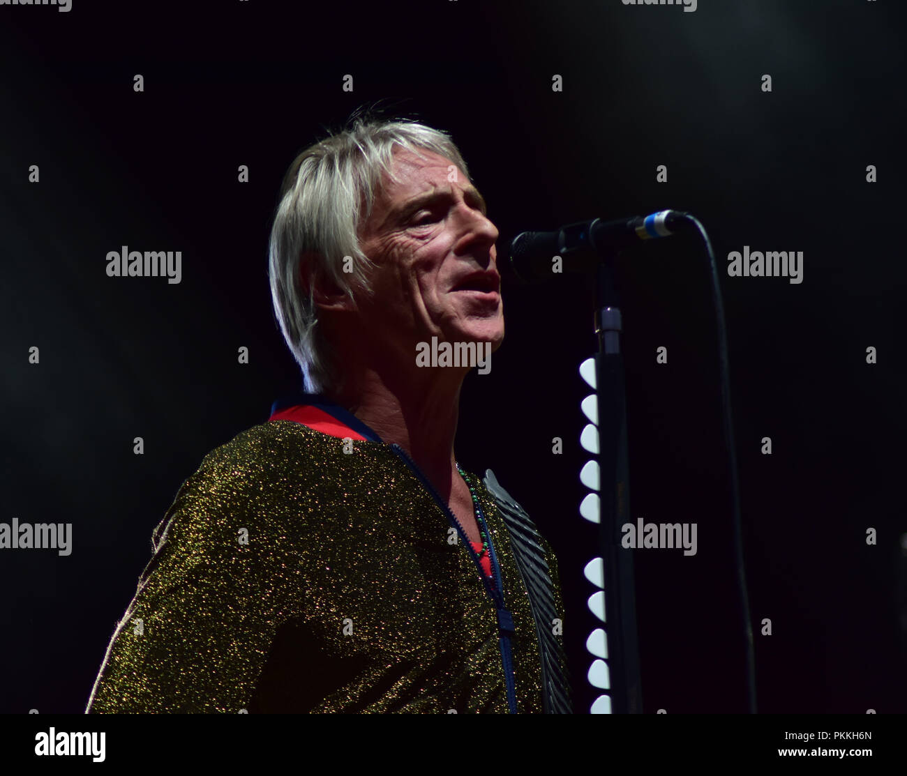 Paul weller fan hi-res stock photography and images - Alamy