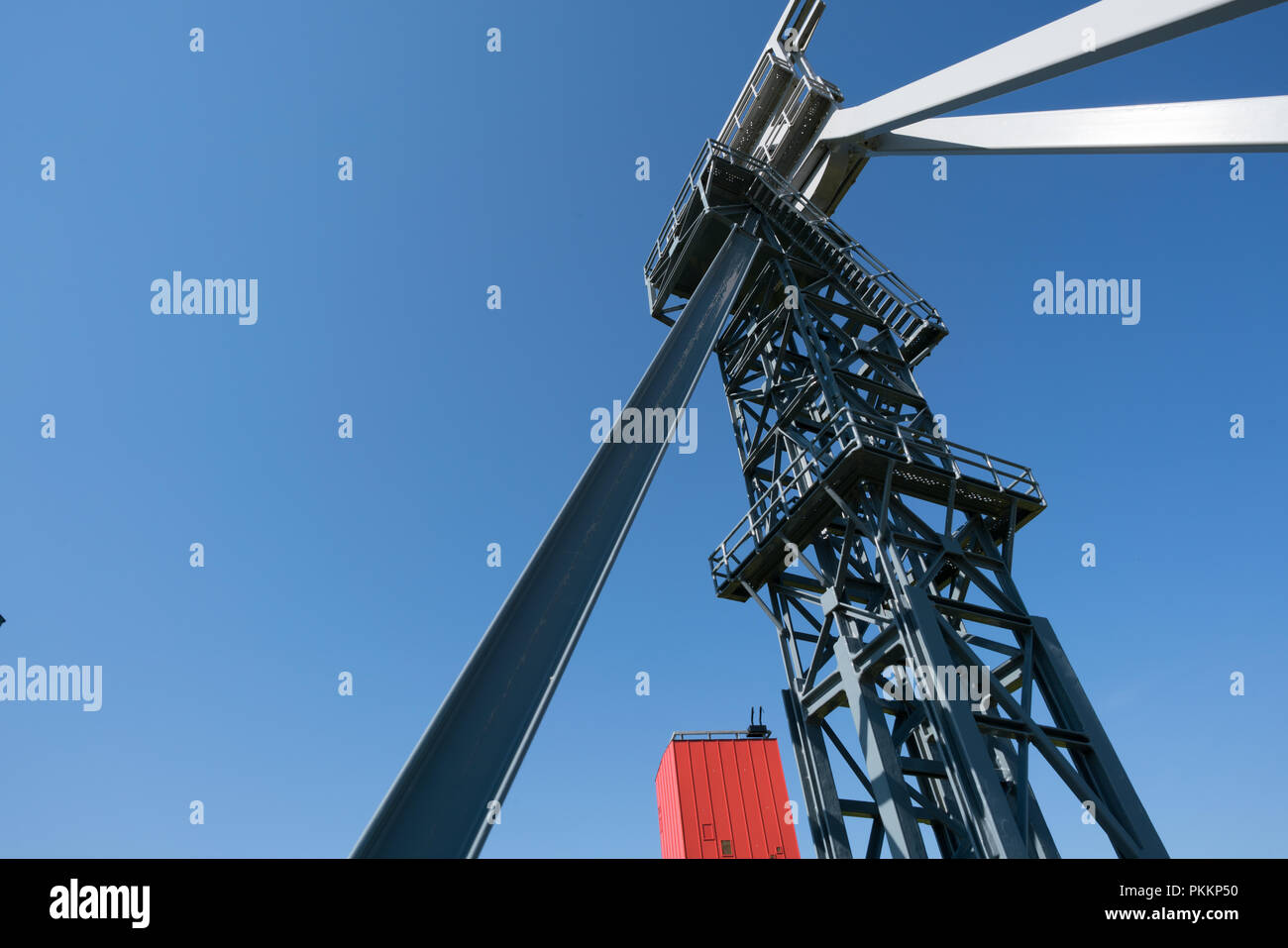 Industrial drilling rig Stock Photo - Alamy