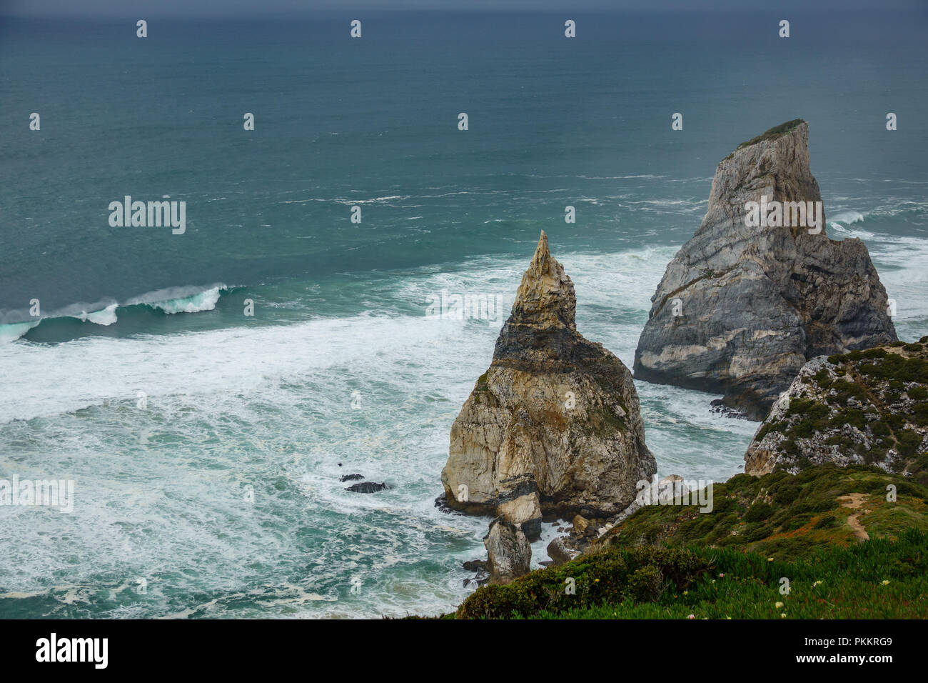 Praia da Ursa beach top view over Atlantic ocean Stock Photo - Alamy