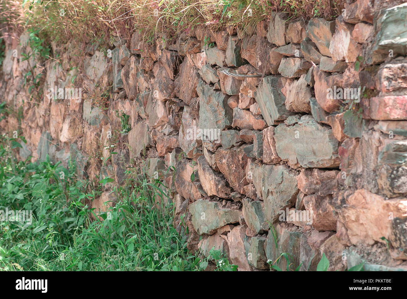 Mortared stone walls hi-res stock photography and images - Alamy