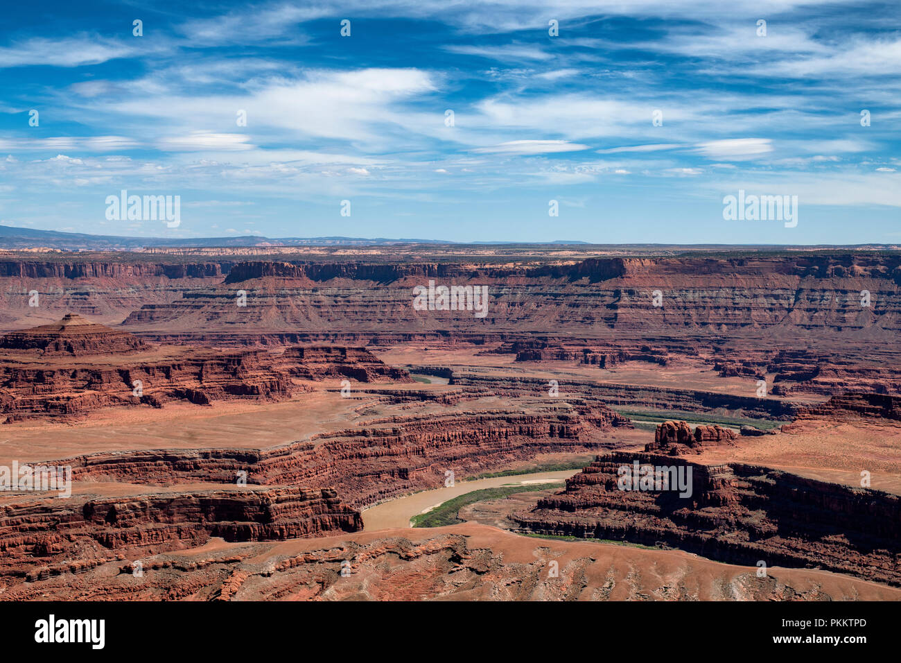 The view over the Colorado River from Dead Horse Point towards La Sal ...