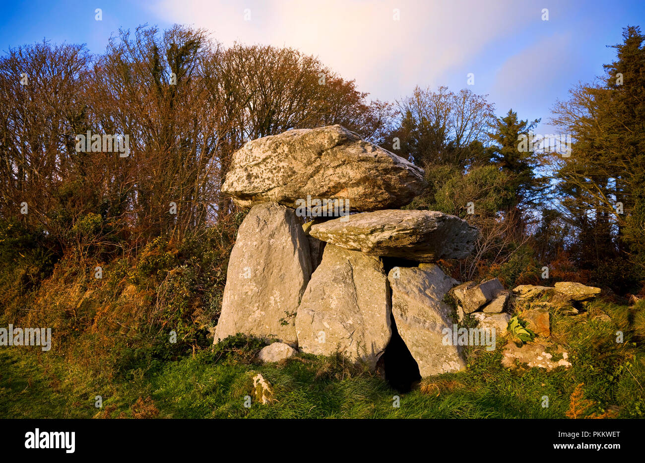 Tomb in ancient times hi-res stock photography and images - Alamy