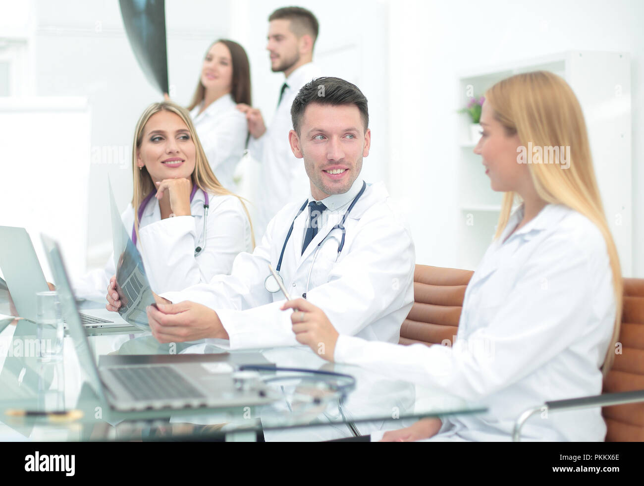 Surgical caucasian hospital specialist team hi-res stock photography ...