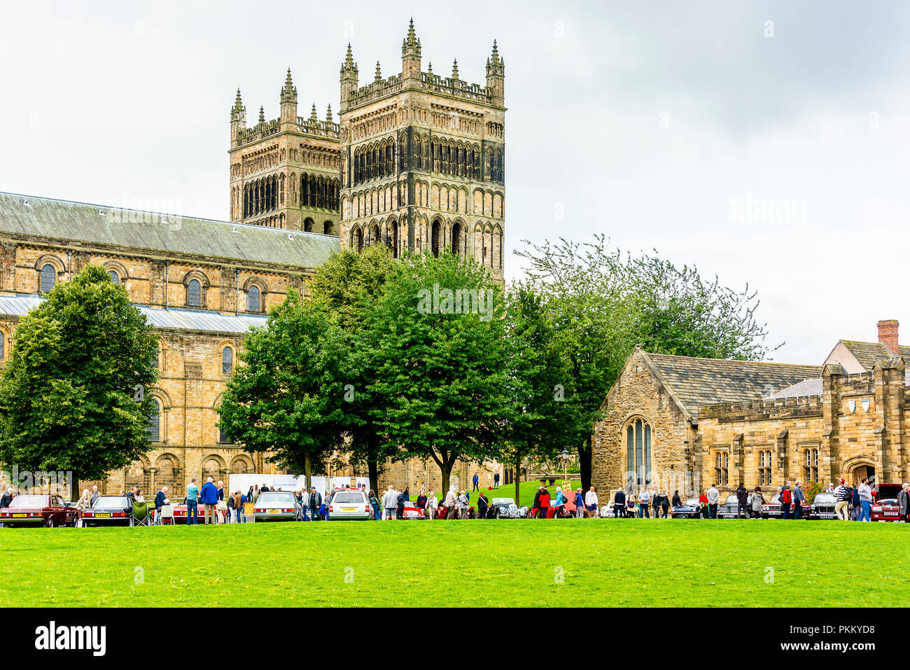 Durham cathedral exterior hi-res stock photography and images - Alamy