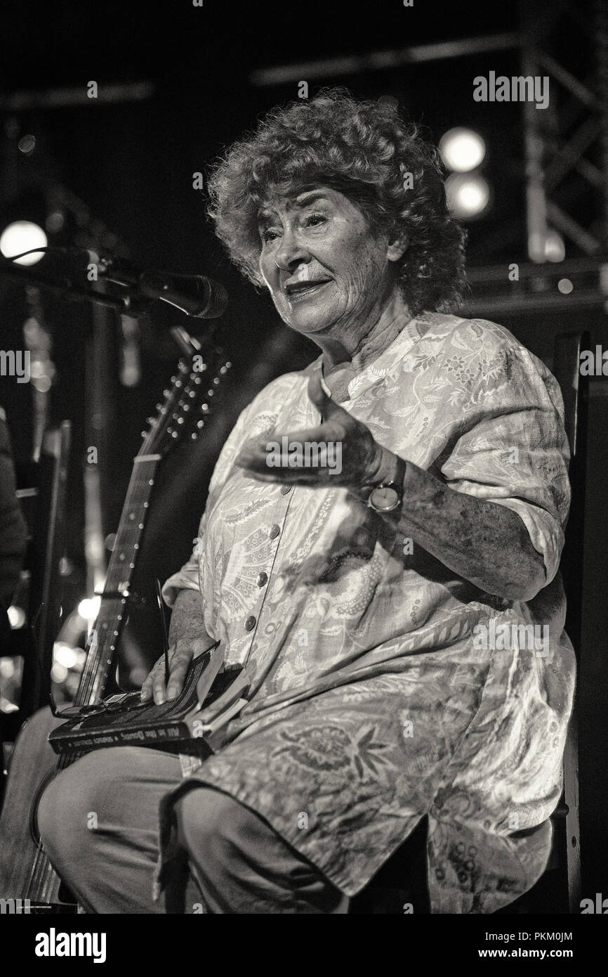 Shirley collins hi-res stock photography and images - Alamy
