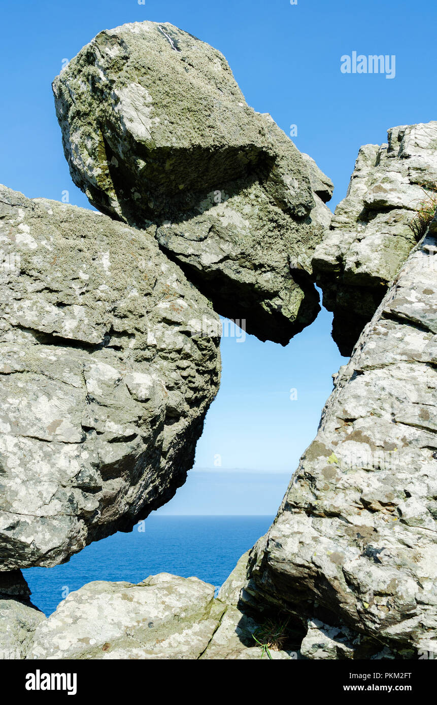 Kissing rocks hi-res stock photography and images - Alamy