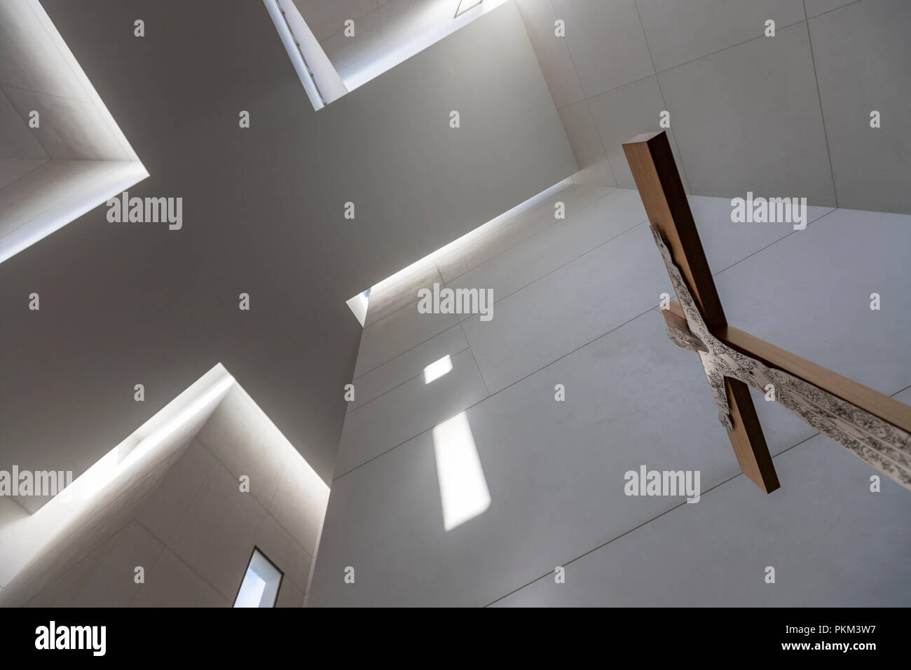 Ceiling in form of cross hi-res stock photography and images - Alamy