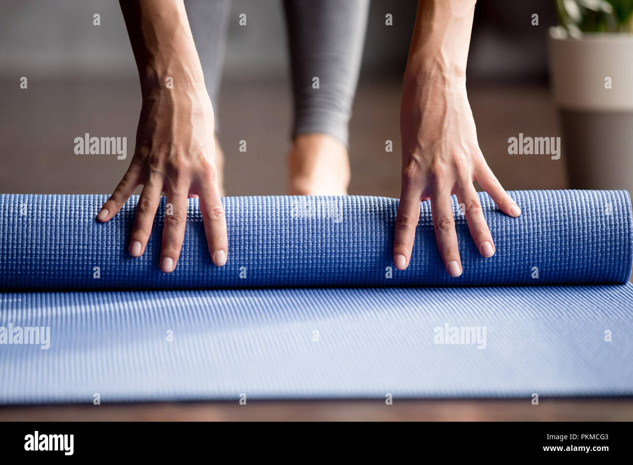 Exercise for girls hi-res stock photography and images - Alamy
