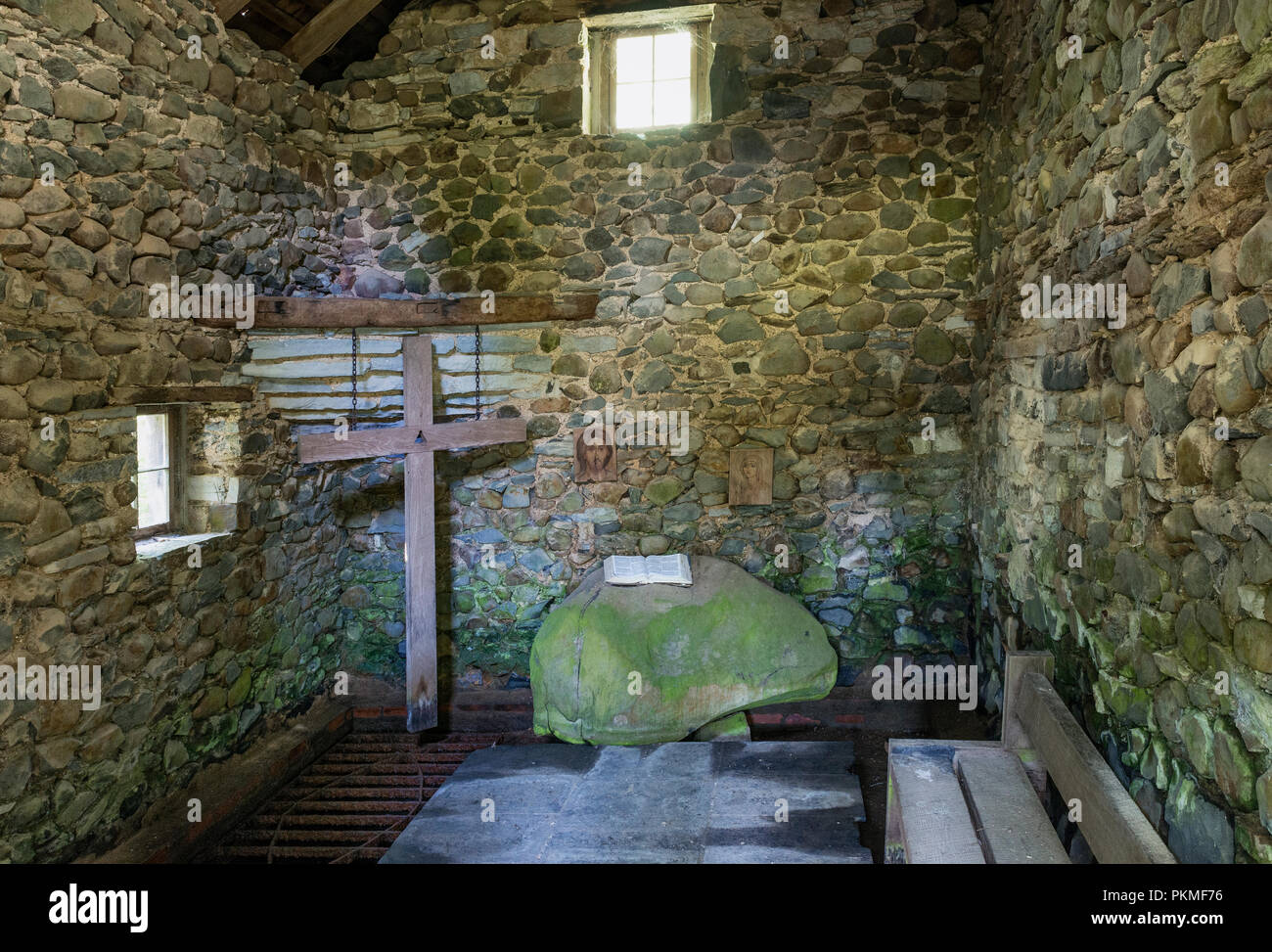 Rustic chapel hi-res stock photography and images - Alamy