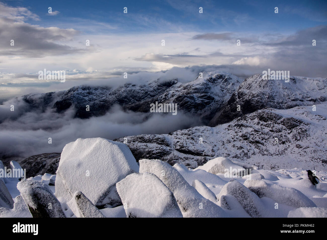 Cloud inversion mountains hi-res stock photography and images - Alamy