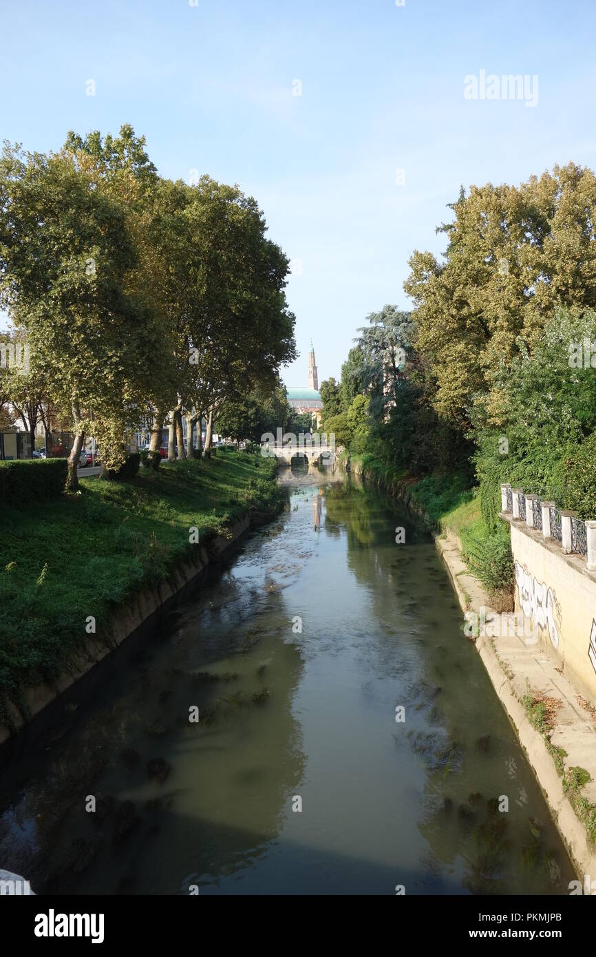 Ancient bridge of Vicenza town Stock Photo - Alamy