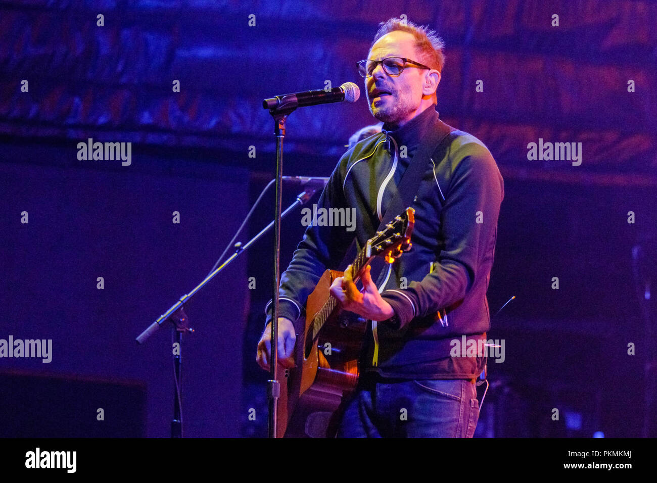 Robin wilson hi-res stock photography and images - Alamy