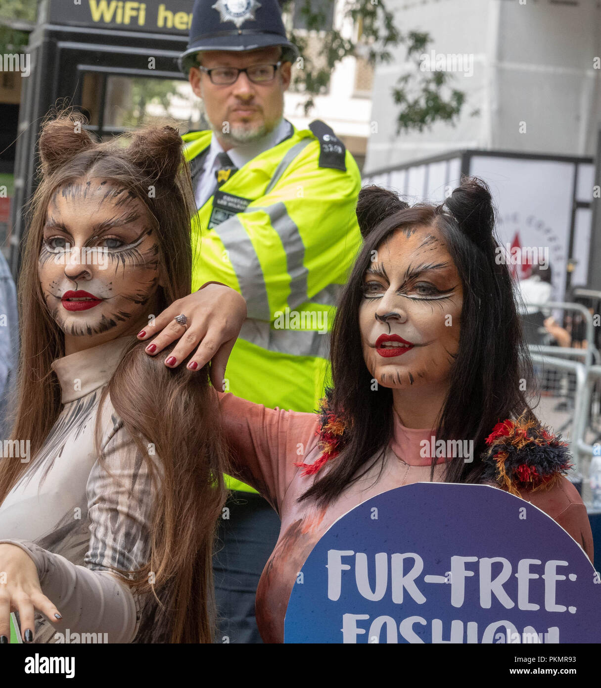 Female demonstrators hi-res stock photography and images - Alamy