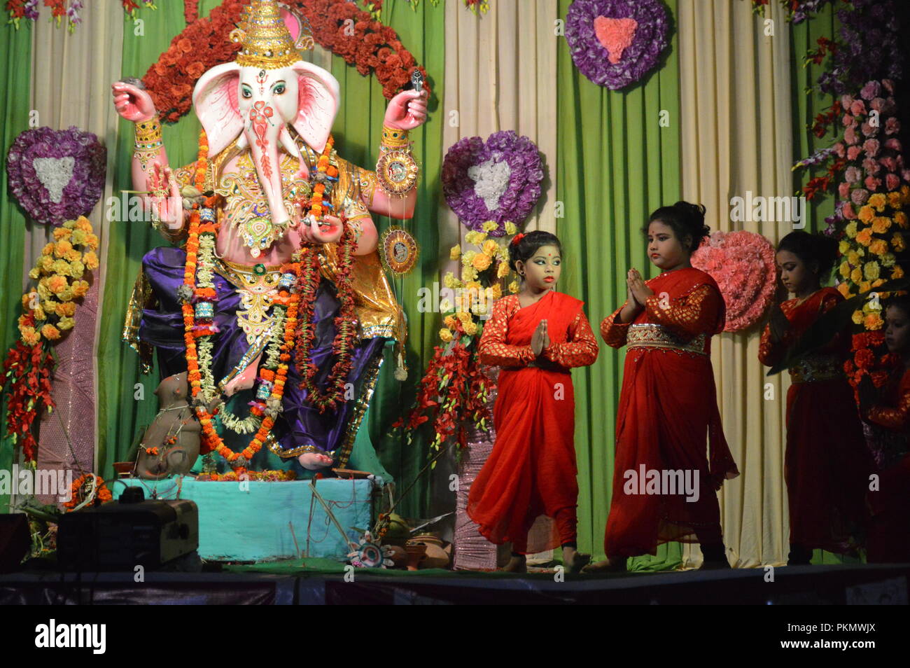 Ganesh chaturthi dancers hi-res stock photography and images - Alamy