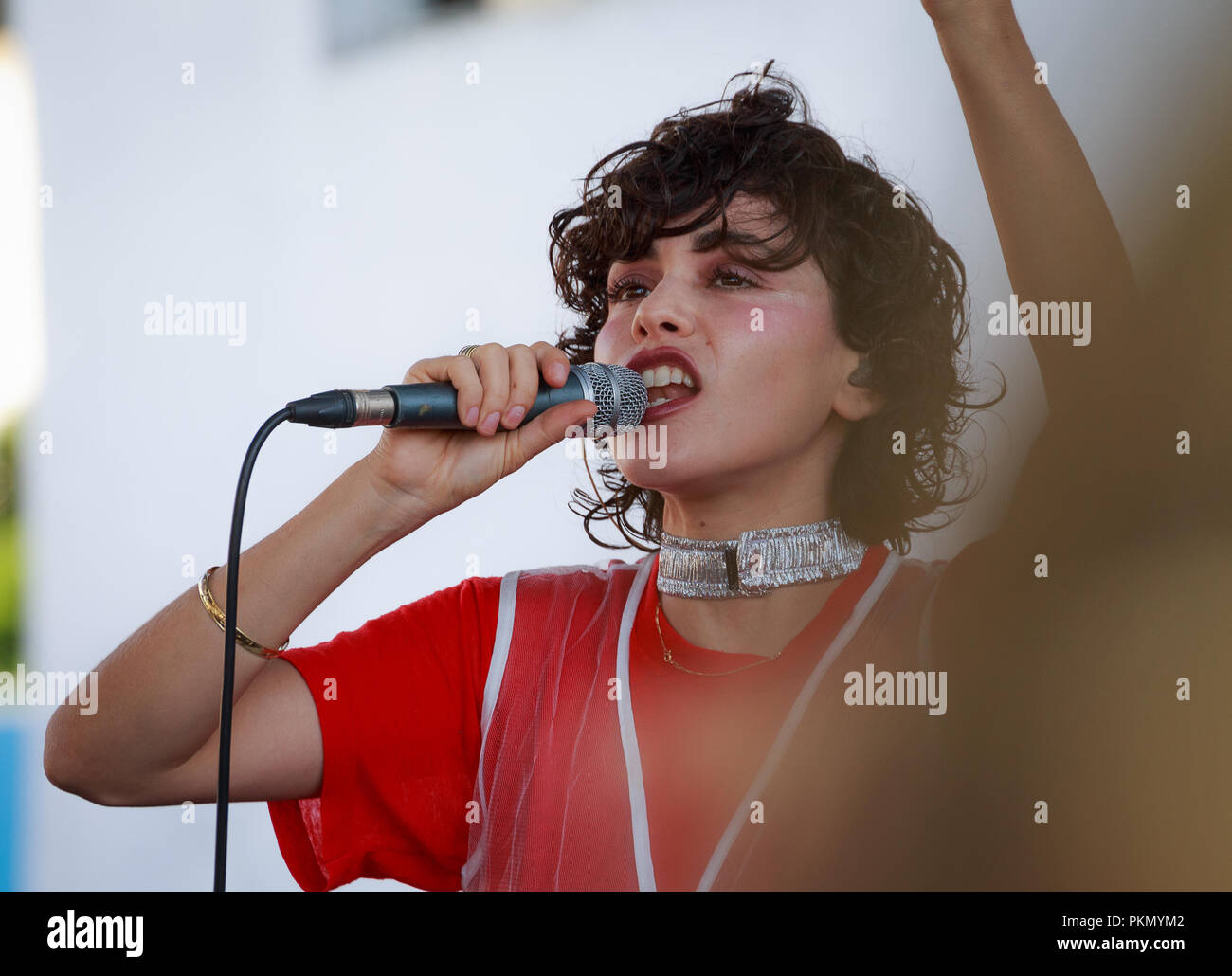 Show singer scene photo hi-res stock photography and images - Alamy