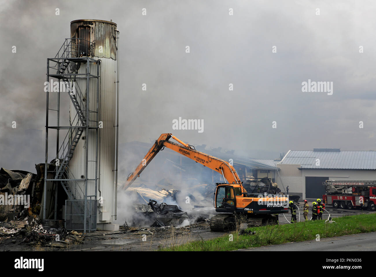 Industrial fire fighting hi-res stock photography and images - Alamy