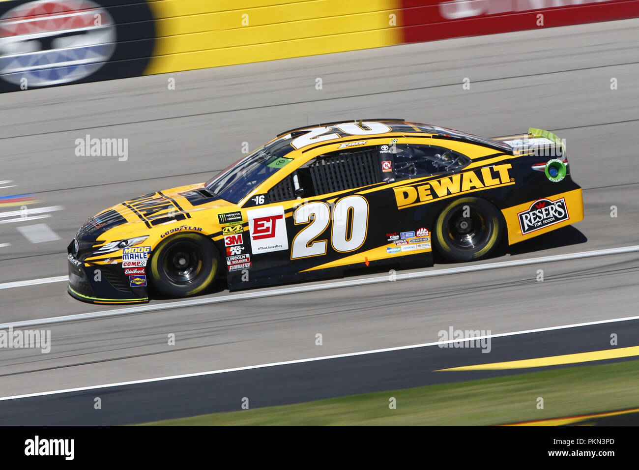 Las Vegas, Nevada, USA. 14th Sep, 2018. Erik Jones (20) brings his race ...
