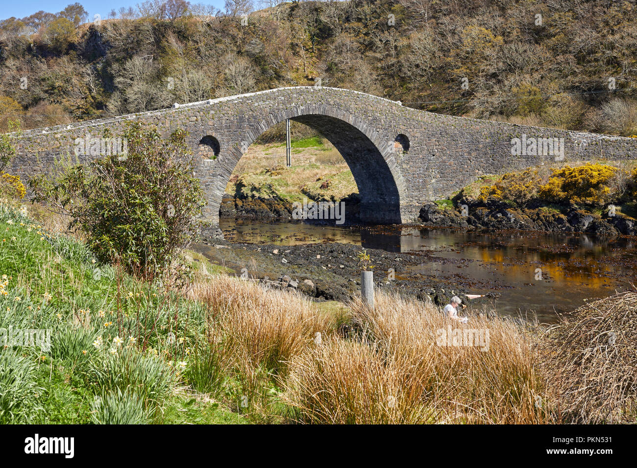 The Bridge Over the Atlantic or Clachan Bridge on the B844 road joins ...