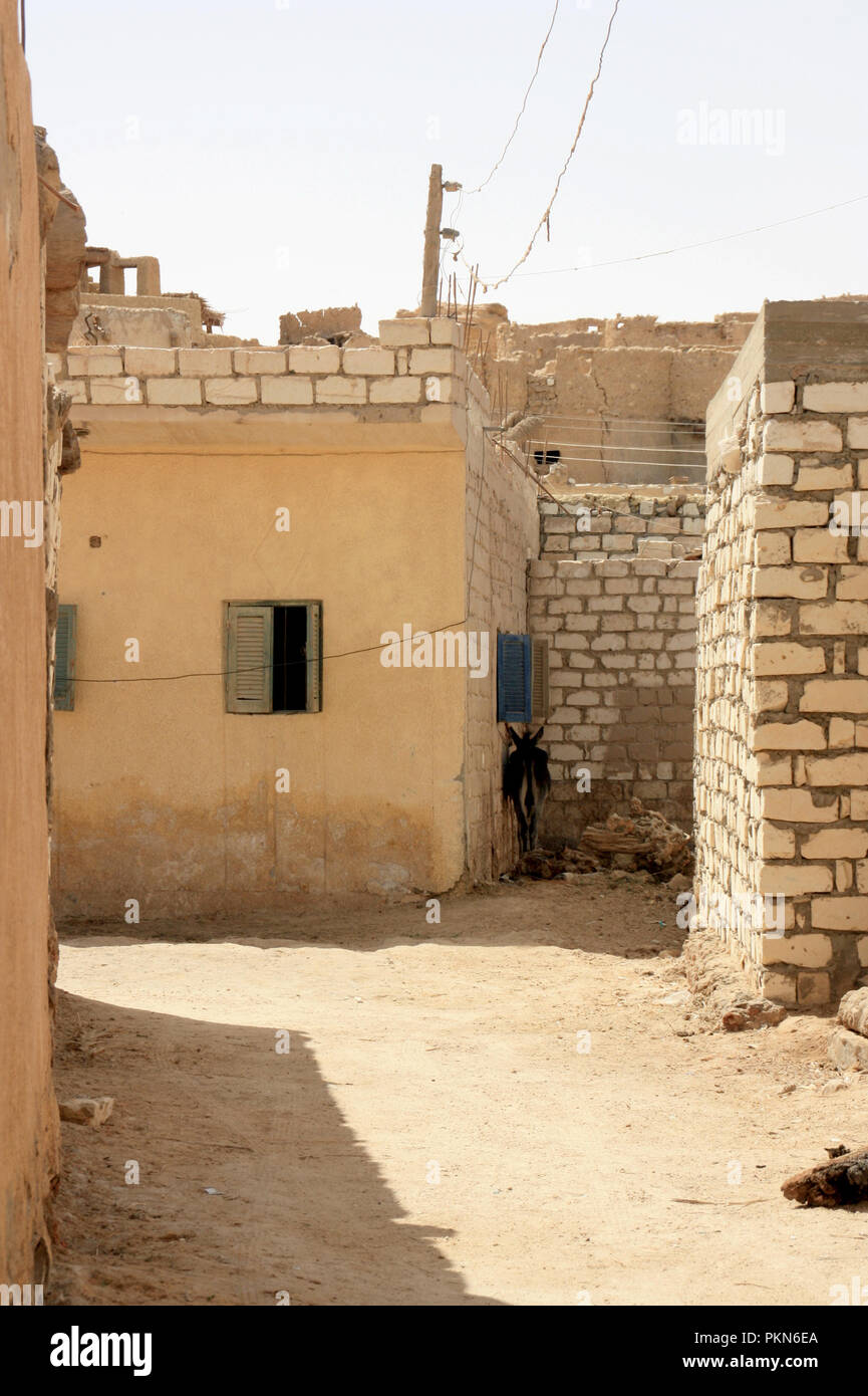 Clay house middle east hi-res stock photography and images - Alamy