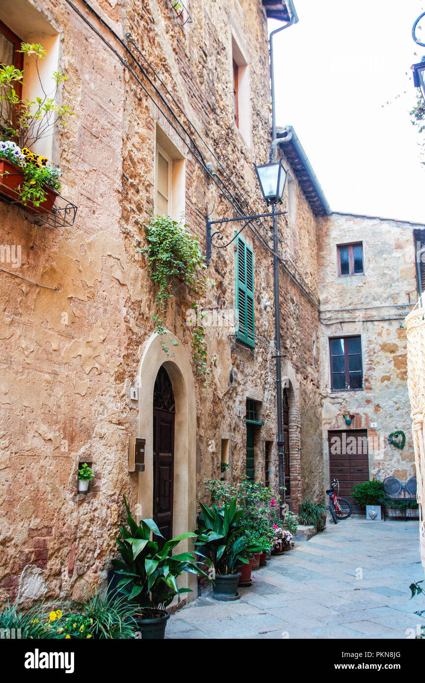 The old town of ienza, the ideal city of Renaissance, Siena, Italy ...