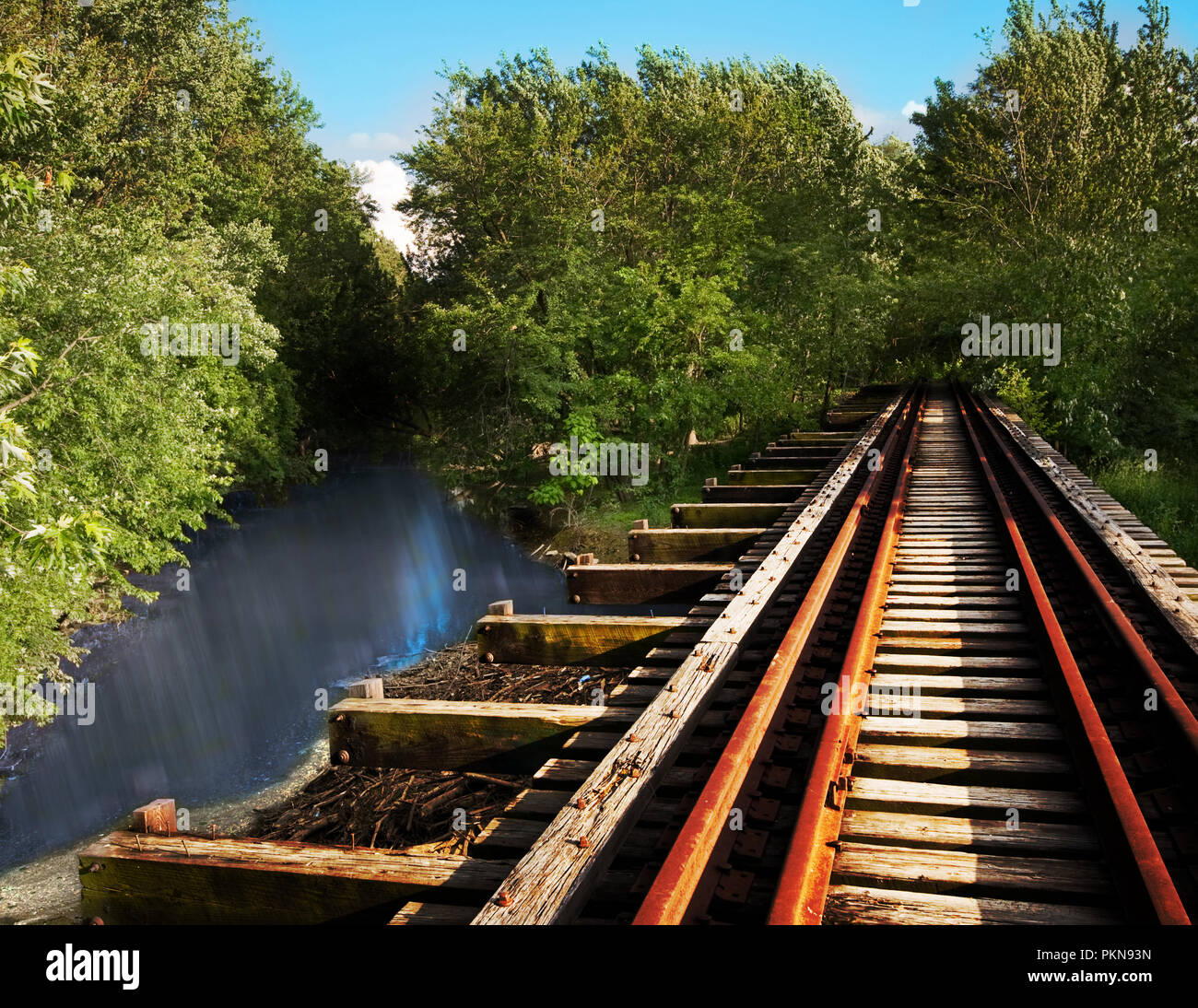 Unused railroad tracks hi-res stock photography and images - Alamy