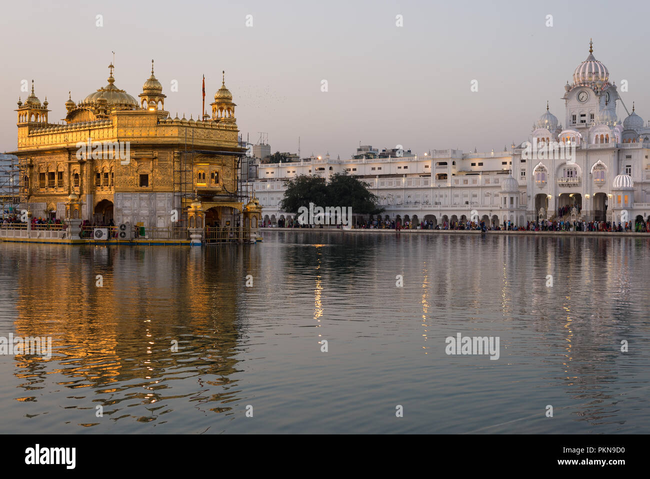India holy sikh sacred shrine hi-res stock photography and images - Alamy