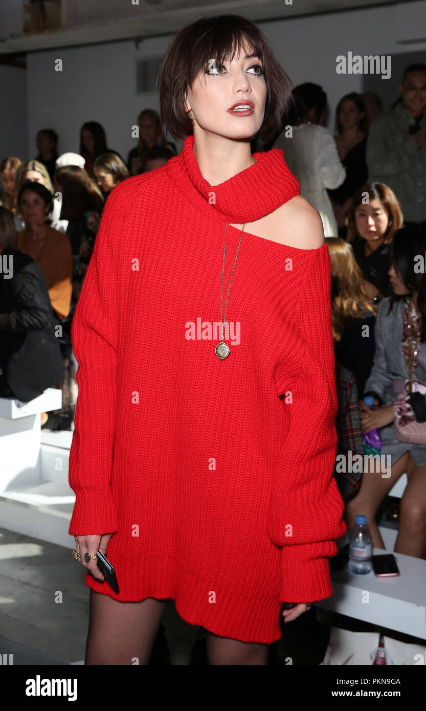 Daisy lowe hi-res stock photography and images - Alamy