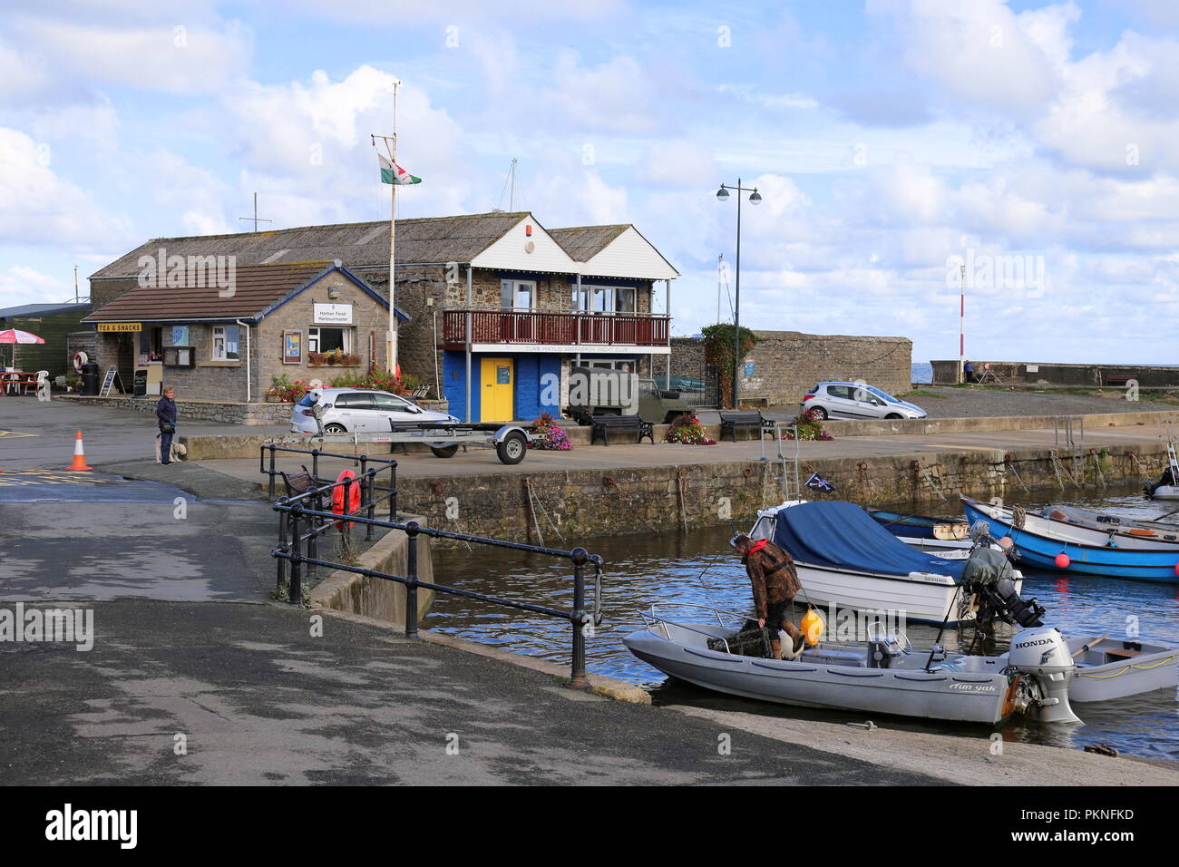 Aberaeron Yacht Club, South Beach, Aberaeron, Cardigan Bay, Ceredigion ...