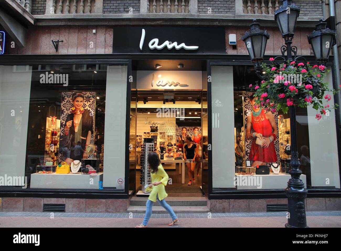 Beeline hi-res stock photography and images - Alamy