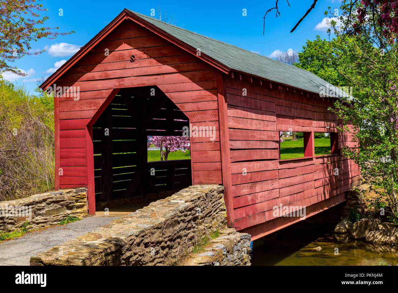 Red covered bridge frederick hi-res stock photography and images - Alamy