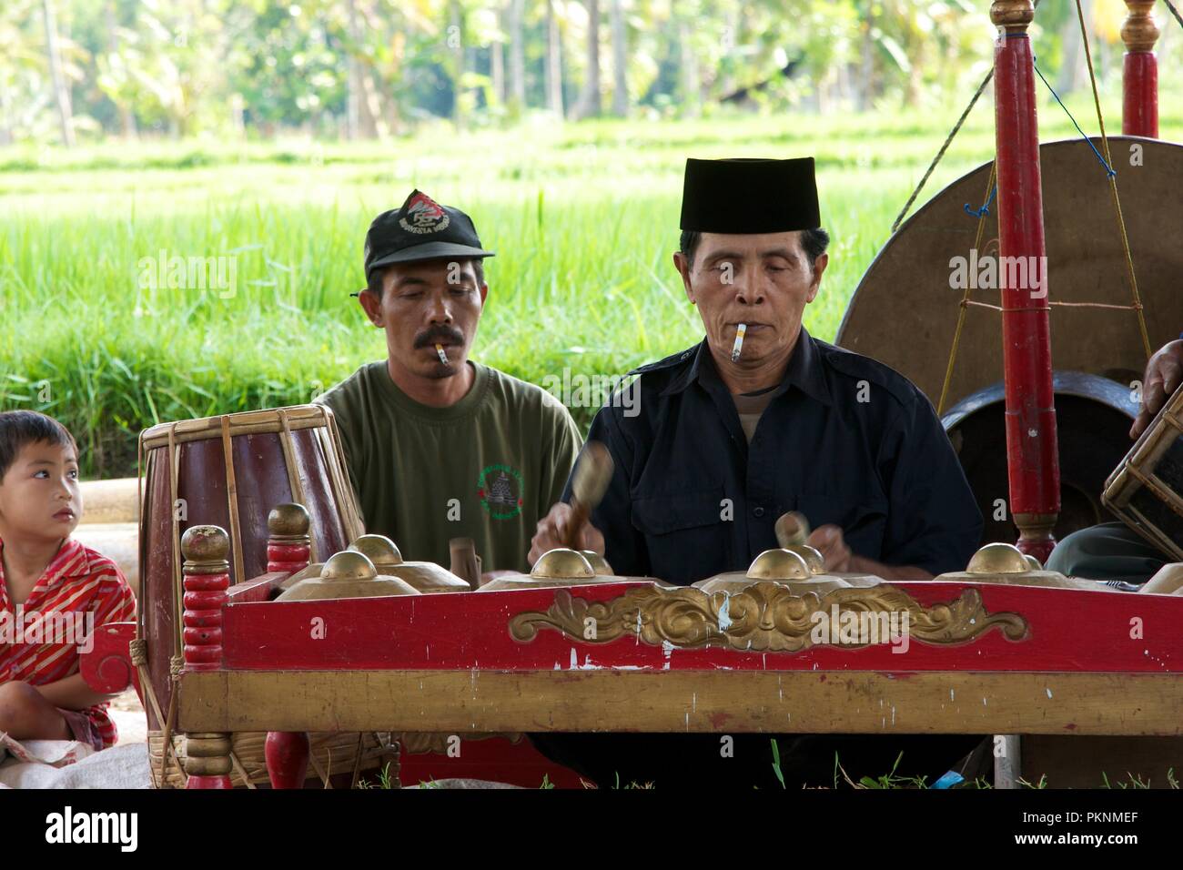 Indonesia bali gamelan traditional indonesian hi-res stock photography ...
