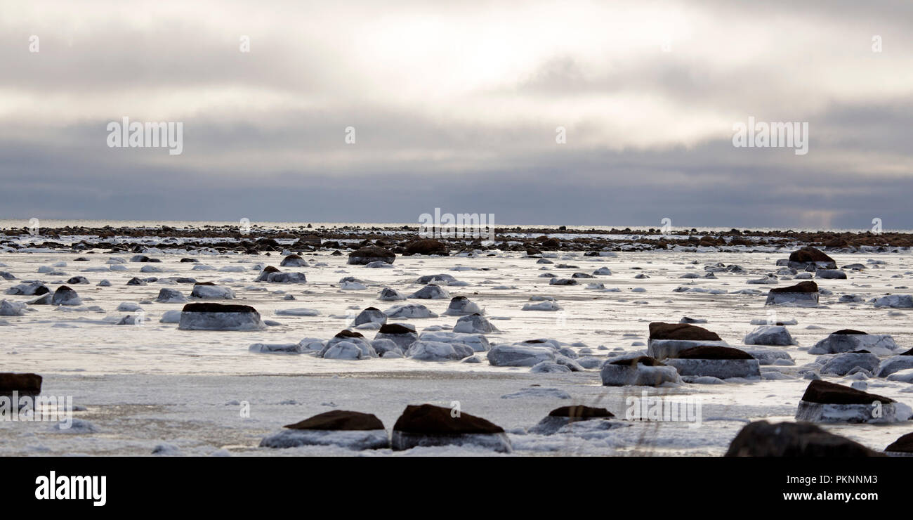 Icy rocks in river hi-res stock photography and images - Alamy