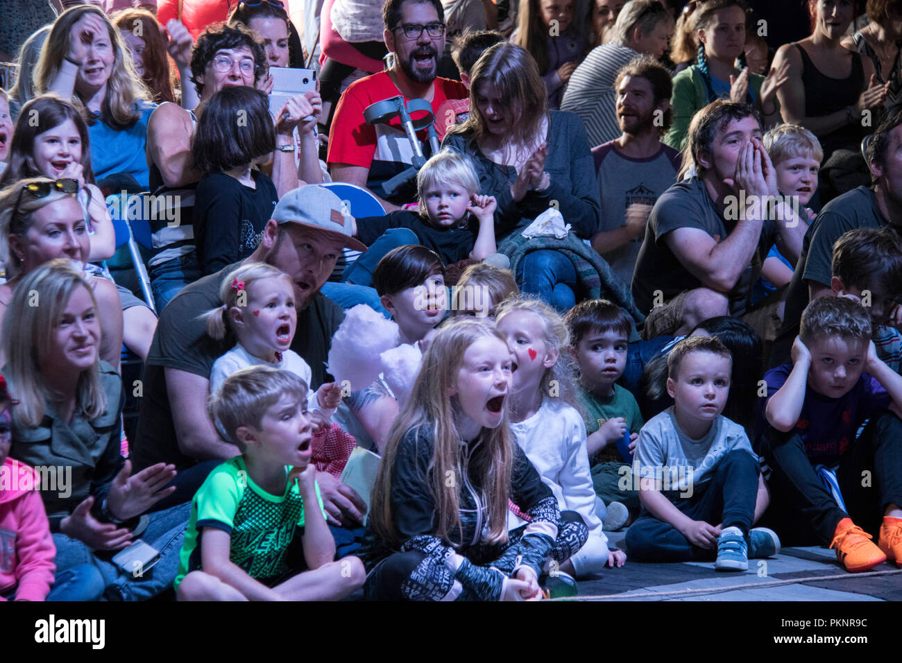 Audience children hi-res stock photography and images - Alamy