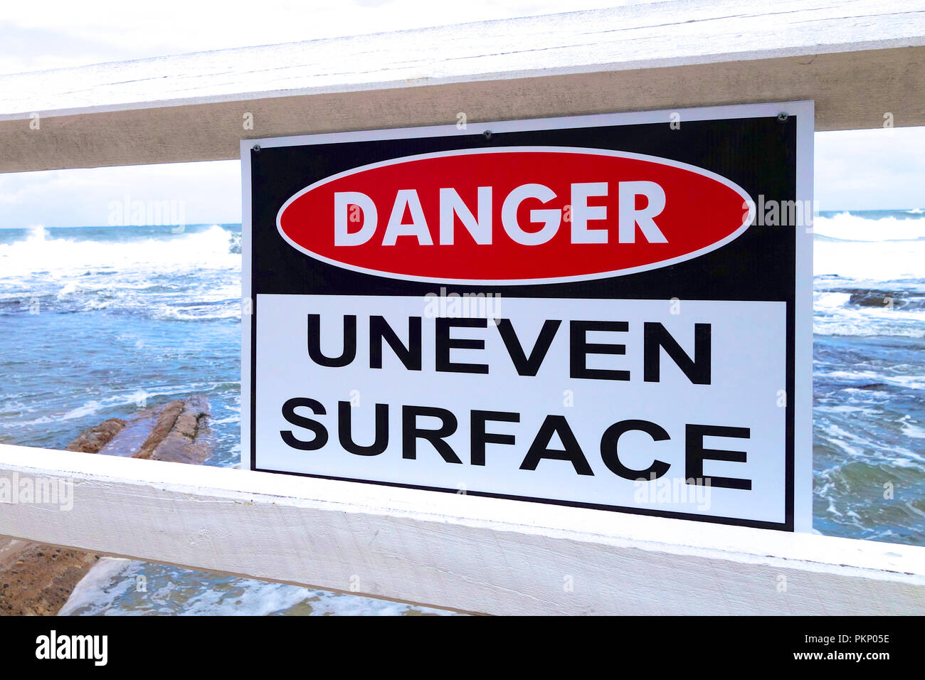 Uneven surface warning sign hi-res stock photography and images - Alamy