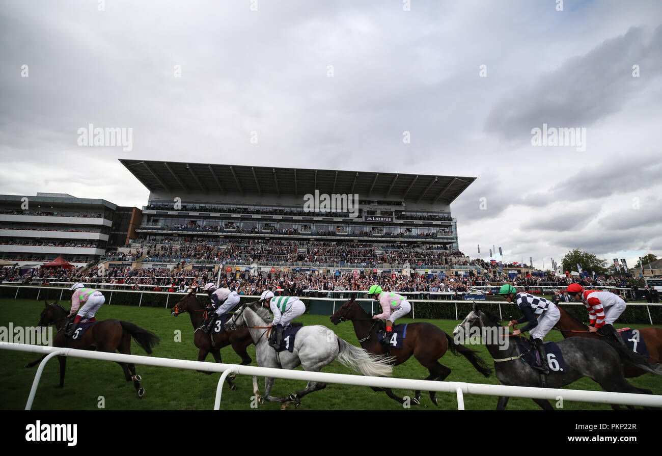 Grandstand doncaster racecourse hi-res stock photography and images - Alamy
