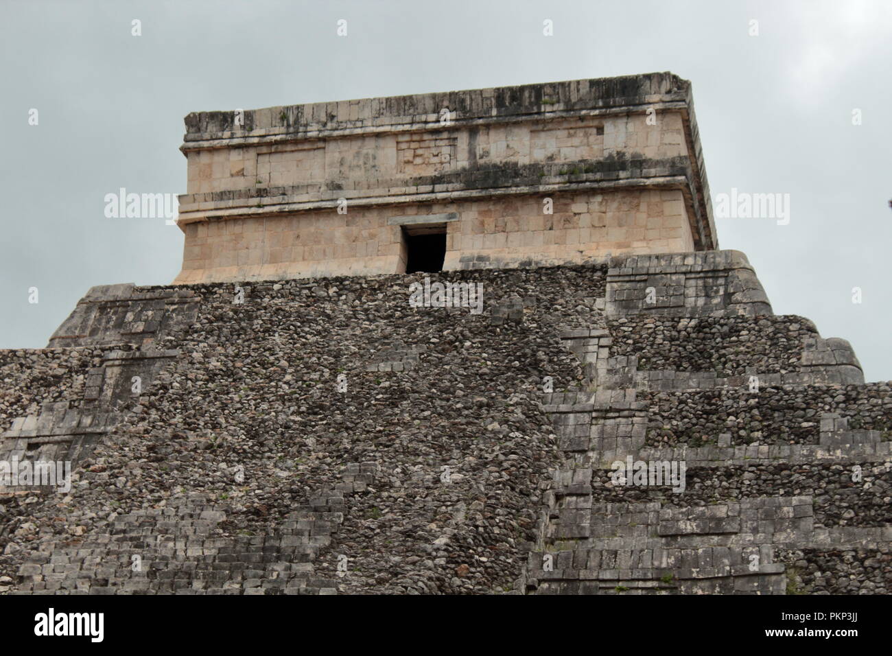 Chichén Itzá archaeological site with its splendid structures Stock Photo - Alamy
