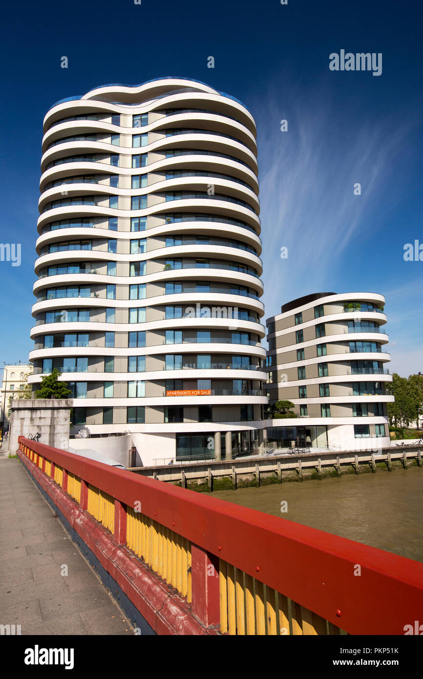 Vauxhall bridge thames walk hi-res stock photography and images - Alamy