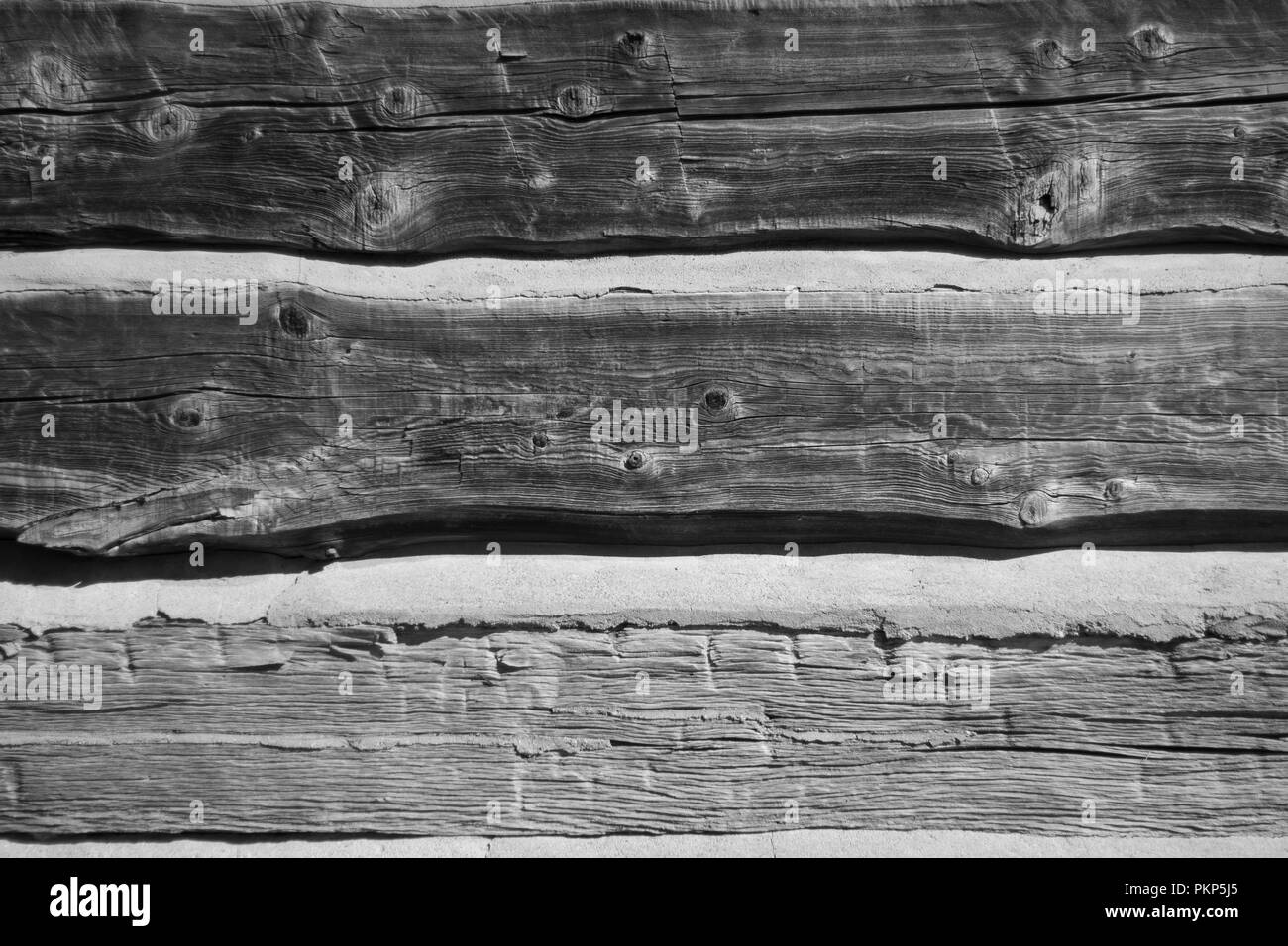 Logs wall Black and White Stock Photos & Images - Alamy