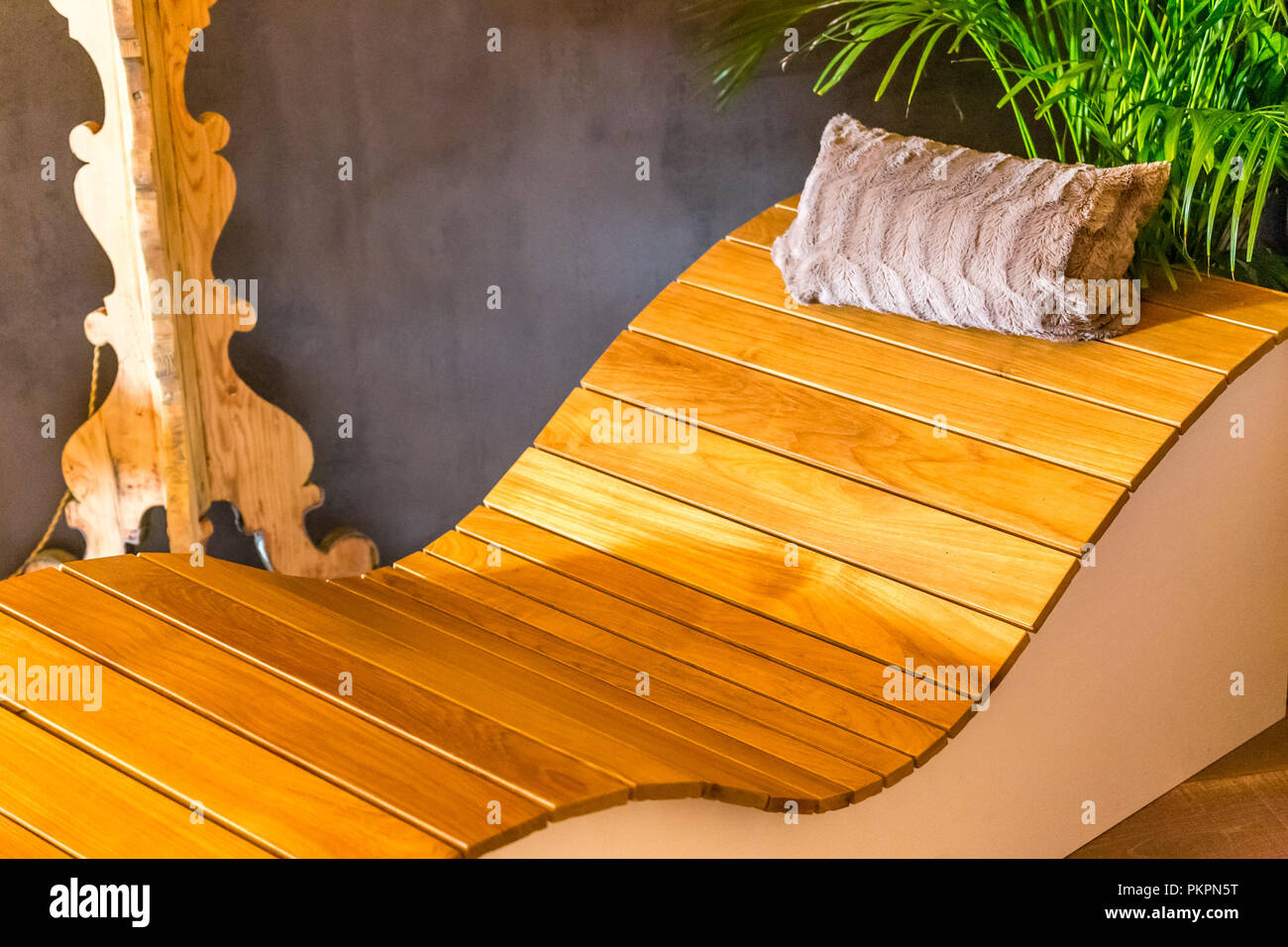 Deck bed of wooden slats Stock Photo - Alamy