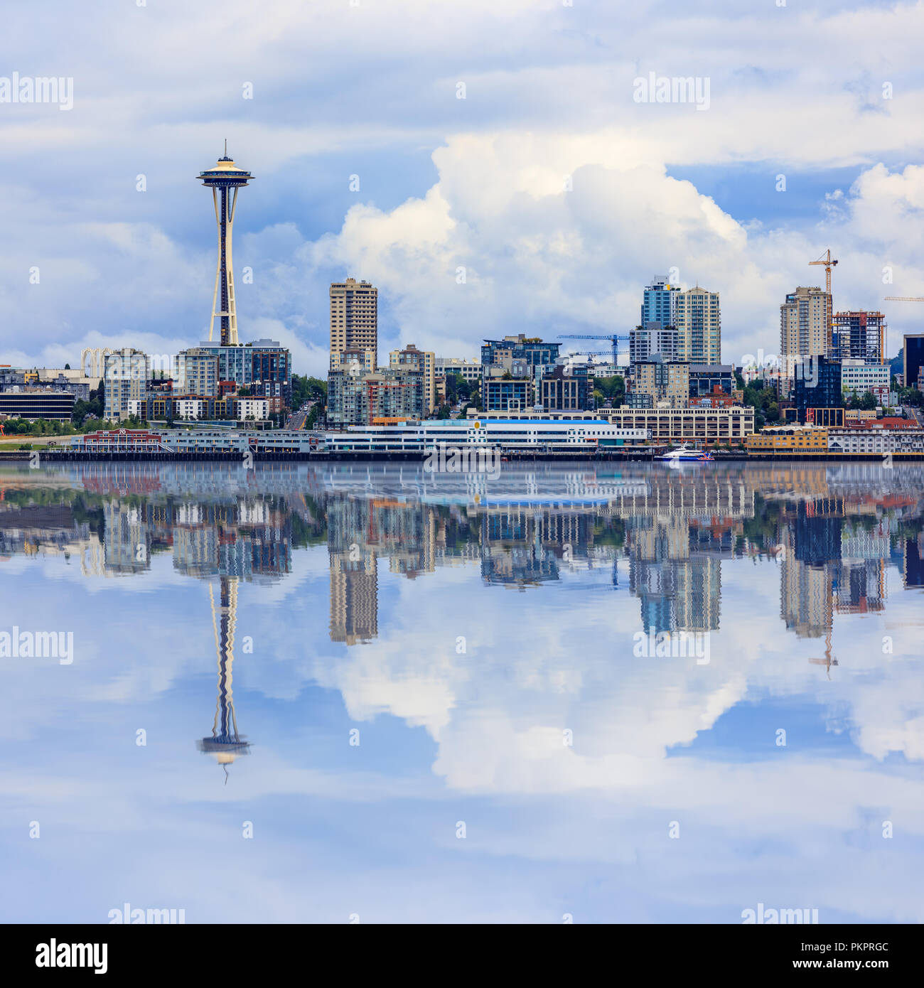 Seattle Skyline, cloudy day, square ratio Stock Photo - Alamy